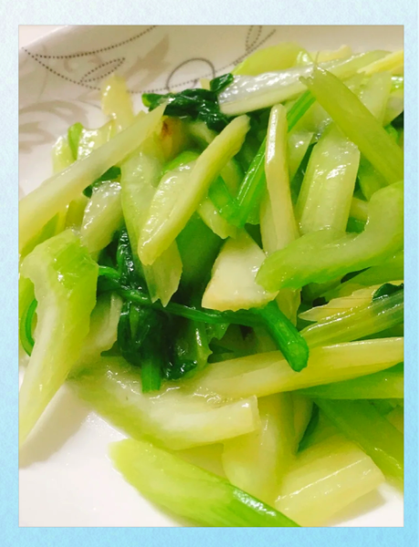 西芹怎么炒好吃_西芹的家常做法-第1张图片-山城妙识