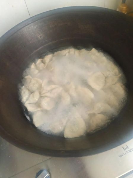 槐花鸡蛋饺子怎么做_槐花鸡蛋饺子馅料比例-第3张图片-山城妙识 槐花鸡蛋饺子怎么做_槐花鸡蛋饺子馅料比例-第3张图片-山城妙识