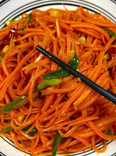 胡萝卜丝炒什么好吃_胡萝卜丝搭配推荐-第1张图片-山城妙识