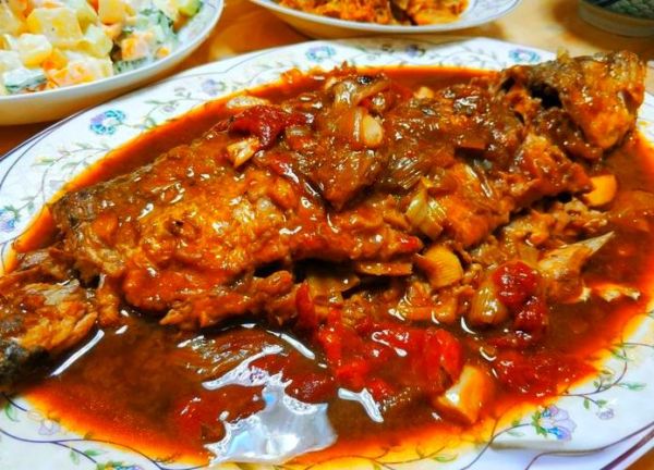 海鲈鱼怎么炖好吃_海鲈鱼炖汤的家常做法-第3张图片-山城妙识