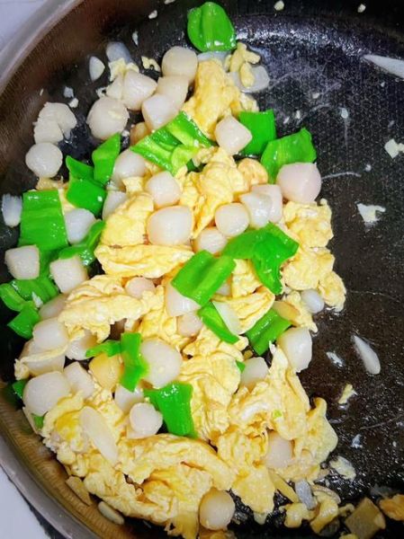 鲜贝和什么菜炒着好吃_鲜贝炒什么蔬菜最搭-第1张图片-山城妙识