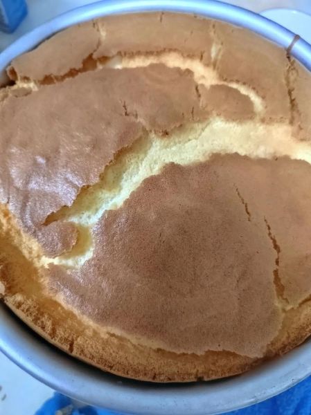 戚风蛋糕开裂怎么办_戚风蛋糕开裂原因-第3张图片-山城妙识