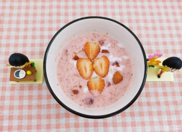 草莓奶昔怎么做_榨汁机做法步骤-第3张图片-山城妙识