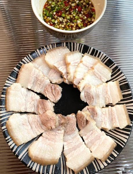 蒜泥白肉怎么做_正宗蒜泥白肉的做法-第3张图片-山城妙识