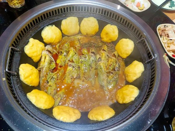 鱼锅饼子怎么做_东北铁锅鱼贴饼子做法-第3张图片-山城妙识