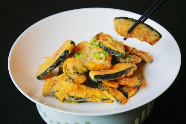 蛋黄焗南瓜怎么做_咸蛋黄要不要先蒸-第2张图片-山城妙识