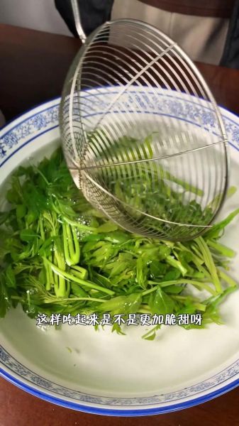 腌香椿炒鸡蛋怎么做_腌香椿需要焯水吗-第1张图片-山城妙识