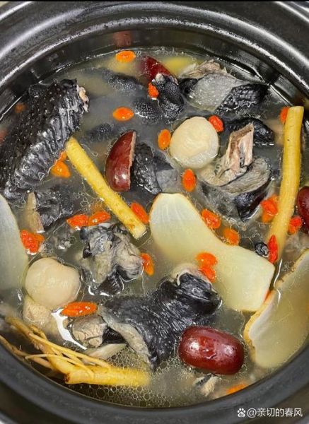 乌鸡配什么材料煲汤_乌鸡煲汤放什么食材好-第1张图片-山城妙识 乌鸡配什么材料煲汤_乌鸡煲汤放什么食材好-第1张图片-山城妙识