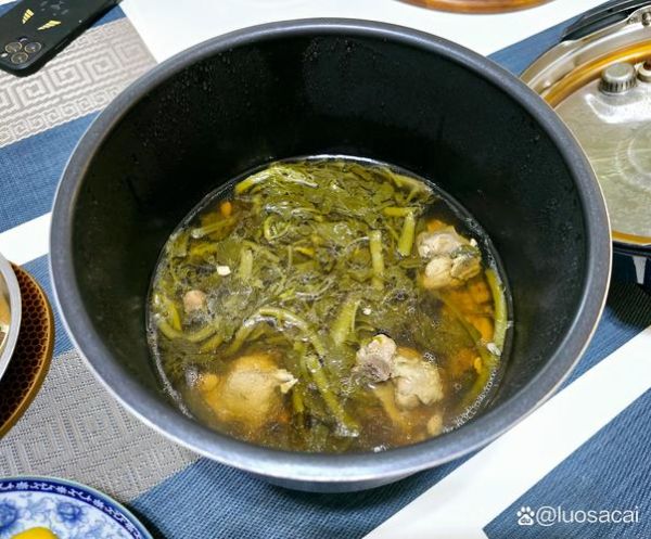 西洋菜蜜枣猪骨汤的功效_西洋菜蜜枣猪骨汤的做法-第1张图片-山城妙识