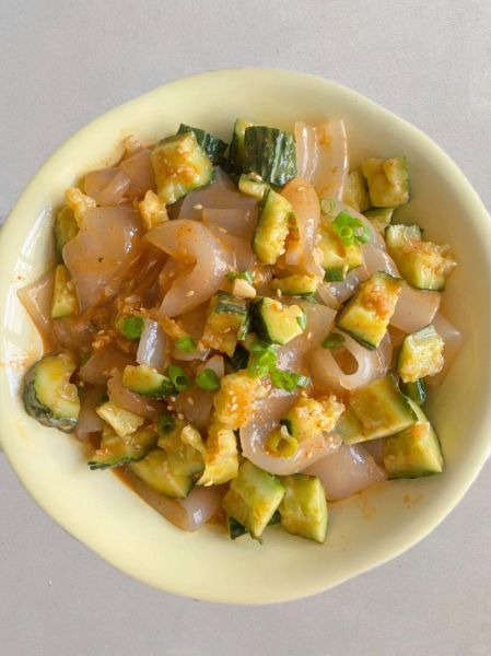 黄瓜拌拉皮怎么拌好吃_黄瓜拌拉皮调料比例-第1张图片-山城妙识