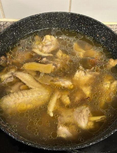 鸡汤怎么炖好喝_家常鸡汤的做法步骤-第3张图片-山城妙识