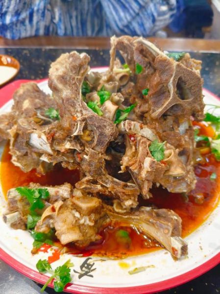 羊蝎子是什么东西_羊蝎子为什么叫羊蝎子-第1张图片-山城妙识