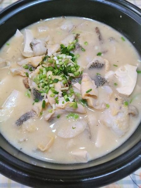清汤豆腐鱼怎么做_清汤豆腐鱼的家常做法-第2张图片-山城妙识