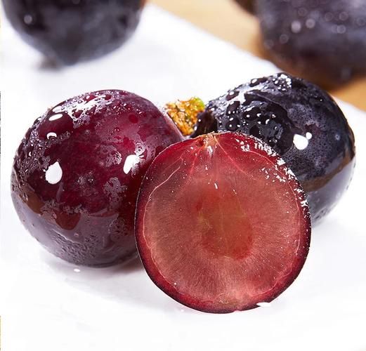 夏黑葡萄皮可以吃吗_夏黑葡萄皮的功效与作用-第1张图片-山城妙识