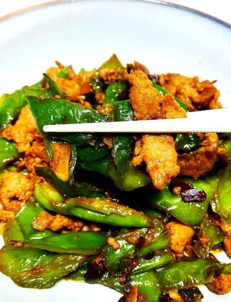 尖椒炒肉怎么做才好吃_尖椒炒肉用什么肉最好-第1张图片-山城妙识 尖椒炒肉怎么做才好吃_尖椒炒肉用什么肉最好-第1张图片-山城妙识