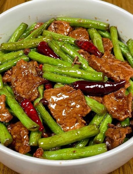 豆角炒肉热量高吗_豆角炒肉有什么营养-第1张图片-山城妙识