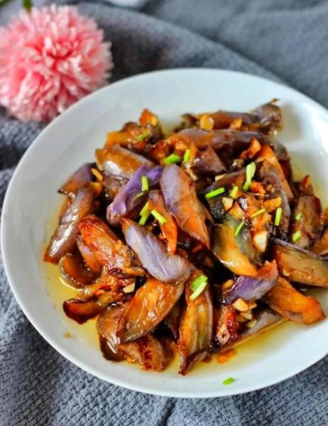 家庭版烧茄子怎么做_烧茄子不吸油技巧-第3张图片-山城妙识