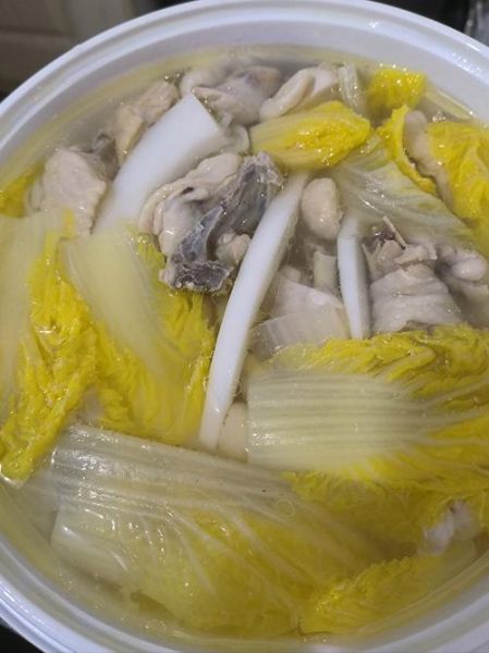 清炖鸡汤怎么炖好喝又营养_家常清炖鸡汤的做法步骤-第1张图片-山城妙识