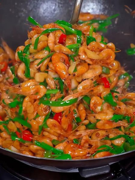 虾配什么菜一起炒好吃_虾和什么蔬菜炒最鲜-第3张图片-山城妙识 虾配什么菜一起炒好吃_虾和什么蔬菜炒最鲜-第3张图片-山城妙识