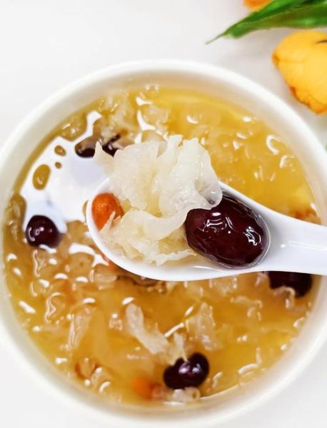 银耳红枣枸杞汤热量是多少_减肥能喝吗-第1张图片-山城妙识