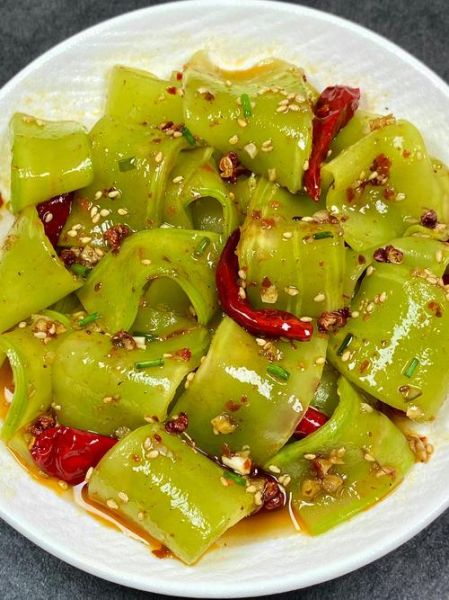 凉拌莴笋干怎么做_凉拌莴笋干要不要焯水-第2张图片-山城妙识 凉拌莴笋干怎么做_凉拌莴笋干要不要焯水-第2张图片-山城妙识