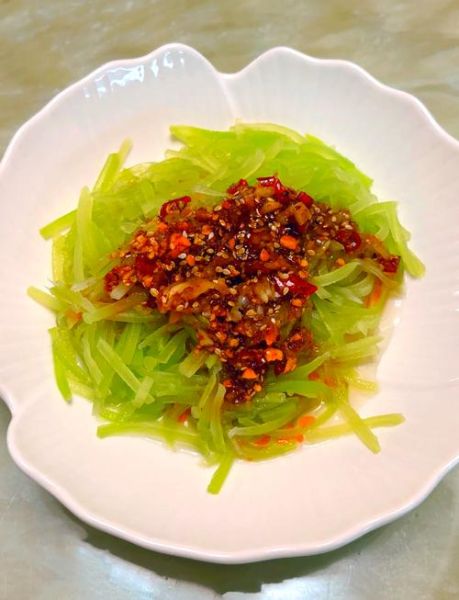 凉拌莴笋干怎么做_凉拌莴笋干要不要焯水-第1张图片-山城妙识 凉拌莴笋干怎么做_凉拌莴笋干要不要焯水-第1张图片-山城妙识