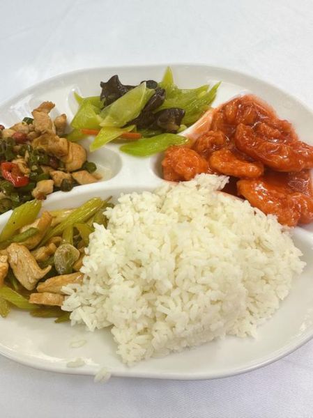 食堂盒饭多少钱一份_食堂盒饭图片实拍-第1张图片-山城妙识