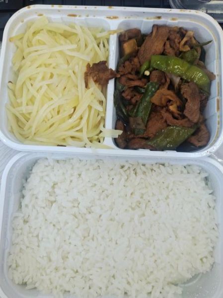 食堂盒饭多少钱一份_食堂盒饭图片实拍-第2张图片-山城妙识