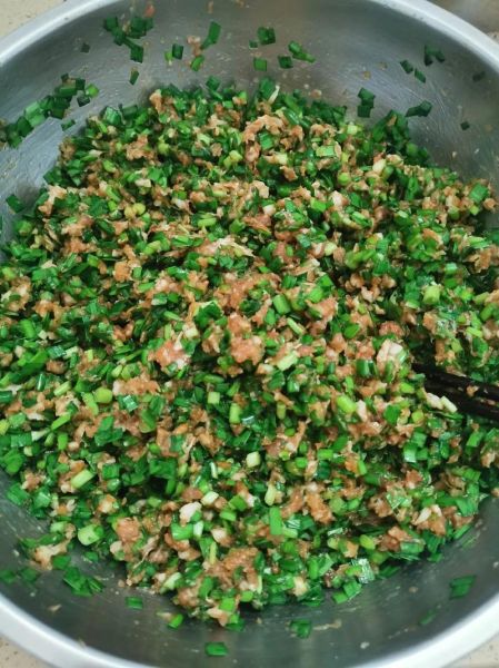 韭菜肉饺子馅怎么调_韭菜猪肉馅比例是多少-第1张图片-山城妙识