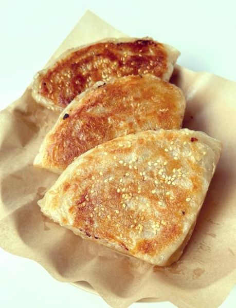 千层饼怎么做好吃窍门_千层饼为什么层次分明-第1张图片-山城妙识