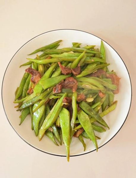扁豆炒肉怎么做_扁豆炒肉用焯水吗-第2张图片-山城妙识 扁豆炒肉怎么做_扁豆炒肉用焯水吗-第2张图片-山城妙识