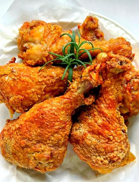 鸡腿怎么炸会外酥里嫩_鸡腿炸多久才熟-第1张图片-山城妙识