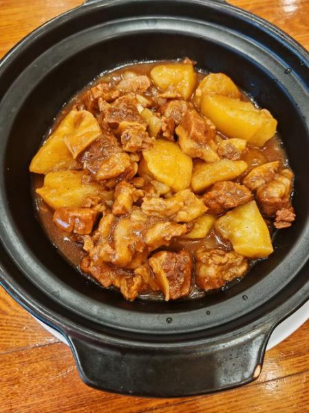 土豆炒牛肉怎么做_土豆炒牛肉的家常做法-第2张图片-山城妙识