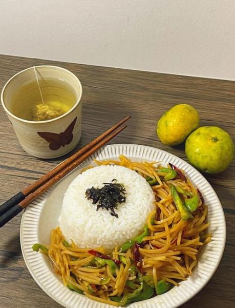 土豆丝盖浇饭怎么做_土豆丝盖浇饭热量高吗-第2张图片-山城妙识