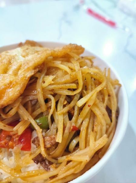 土豆丝盖浇饭怎么做_土豆丝盖浇饭热量高吗-第3张图片-山城妙识