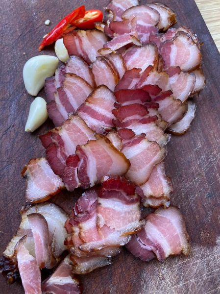 大蒜叶炒腊肉怎么做_大蒜叶炒腊肉的家常做法-第2张图片-山城妙识