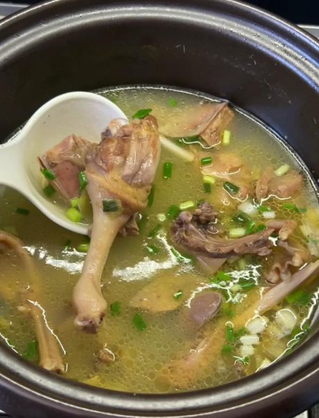老鸭汤怎么做最营养_老鸭汤用什么食材最滋补-第1张图片-山城妙识