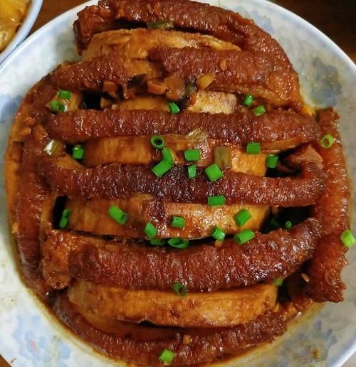 香芋扣肉怎么做_香芋扣肉蒸多久才软糯-第2张图片-山城妙识