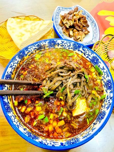 羊血饸饹怎么做_羊血饸饹的家常做法-第2张图片-山城妙识 羊血饸饹怎么做_羊血饸饹的家常做法-第2张图片-山城妙识