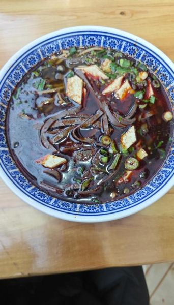 羊血饸饹怎么做_羊血饸饹的家常做法-第1张图片-山城妙识 羊血饸饹怎么做_羊血饸饹的家常做法-第1张图片-山城妙识