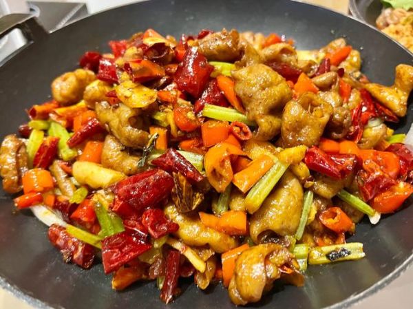 干锅肥肠怎么做_正宗川菜做法-第1张图片-山城妙识