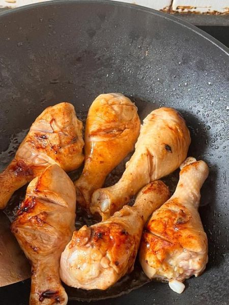 清炖鸡腿怎么炖才嫩_清炖鸡腿的家常做法-第1张图片-山城妙识