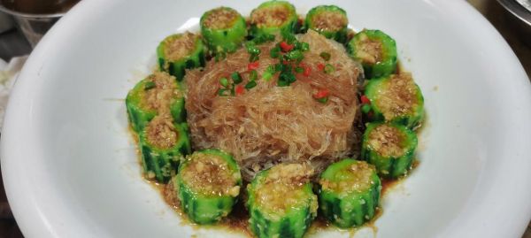 蒜蓉粉丝蒸胜瓜怎么做_蒸多久才熟-第1张图片-山城妙识