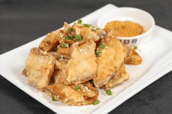 炸带鱼怎么裹面粉_炸带鱼裹面粉技巧-第3张图片-山城妙识