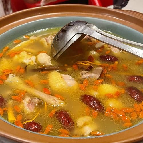 鸡煲什么汤好吃又营养_怎么搭配食材最补-第1张图片-山城妙识 鸡煲什么汤好吃又营养_怎么搭配食材最补-第1张图片-山城妙识