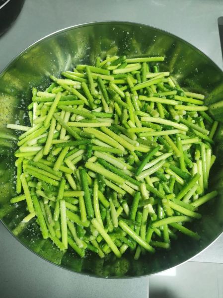 酱油泡蒜苔怎么做_能保存多久-第1张图片-山城妙识