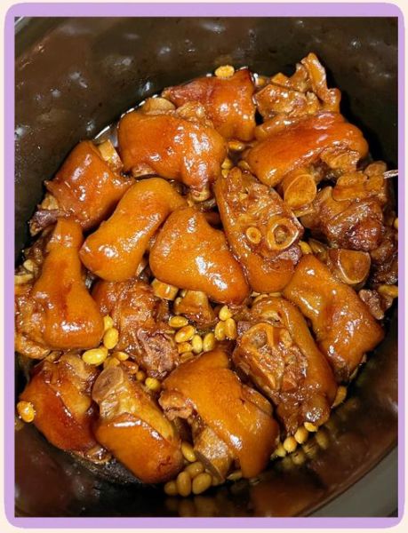 黄豆炖猪蹄的黄豆是哪种_干黄豆还是鲜黄豆-第1张图片-山城妙识