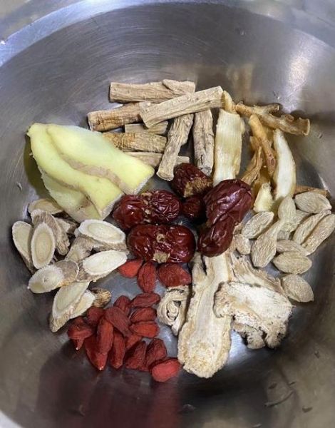 党参黄芪当归炖鸡汤的做法_喝多久见效-第1张图片-山城妙识