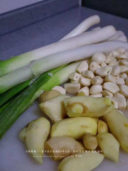 黑葱油怎么做_黑葱油配方比例-第1张图片-山城妙识