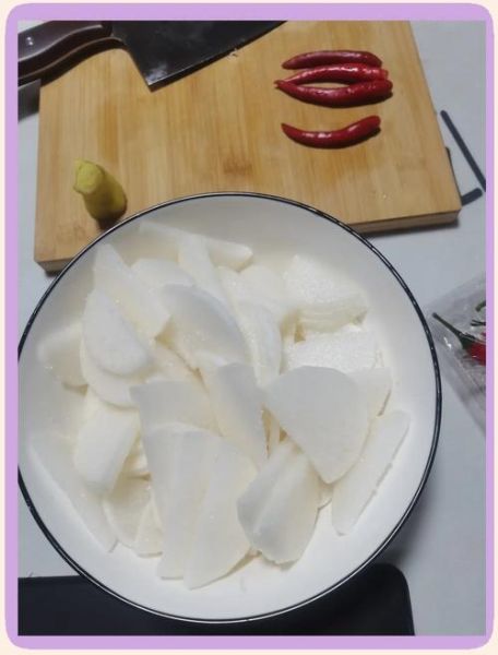 萝卜咸菜怎么拌好吃_萝卜咸菜拌什么调料-第1张图片-山城妙识 萝卜咸菜怎么拌好吃_萝卜咸菜拌什么调料-第1张图片-山城妙识